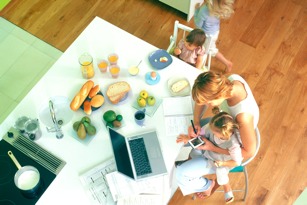 Working Moms Multitask More Than Dads — and Like It Less | TIME.com