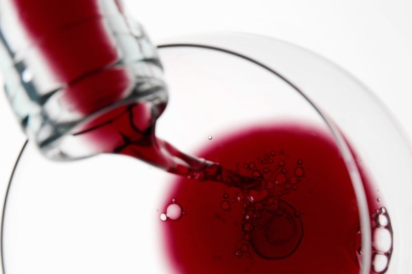 Moderate Doses of Alcohol Increase Social Bonding in Groups | Health ...