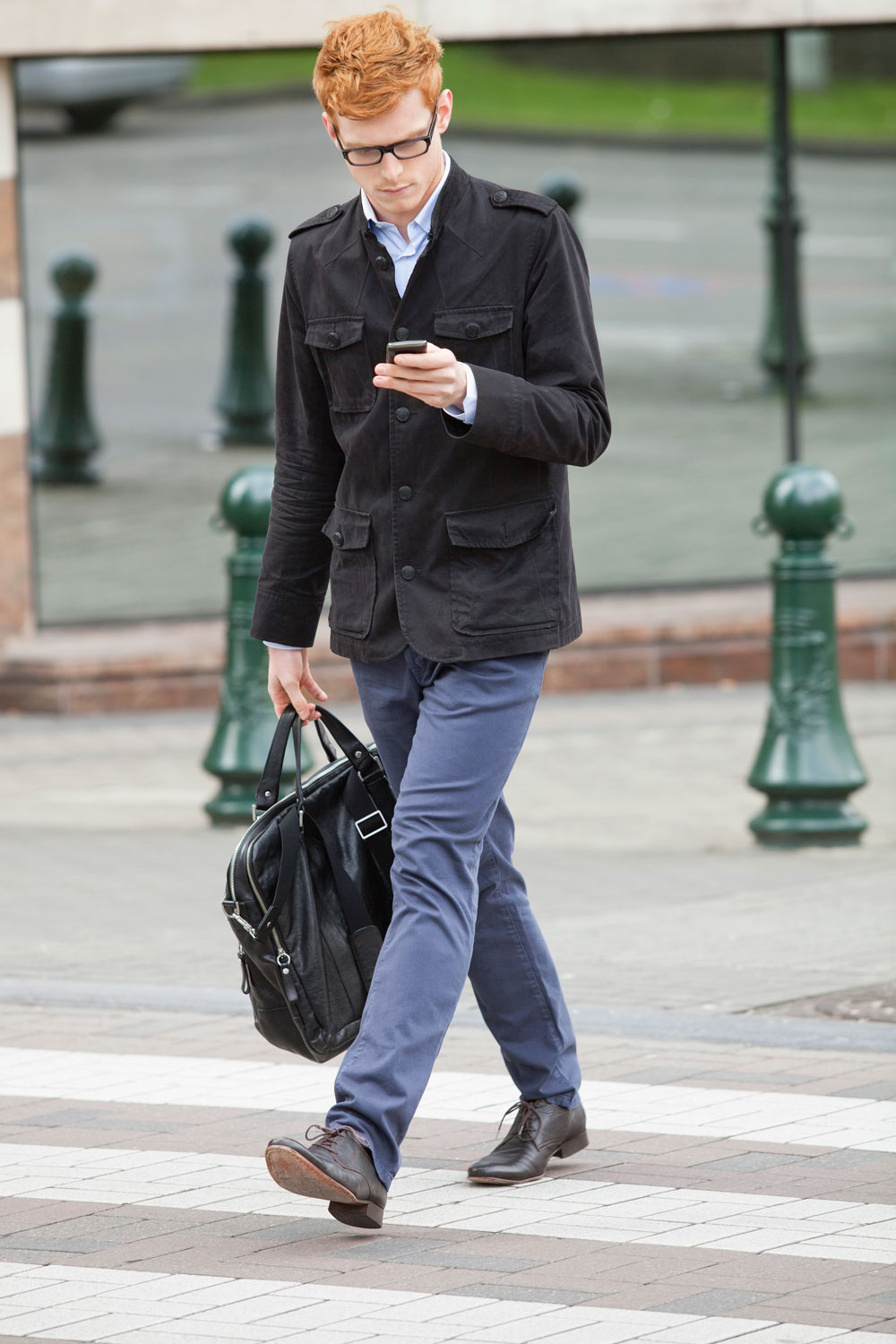 Walk and Don’t Talk: Pedestrians Distracted by Mobile Phones | TIME.com